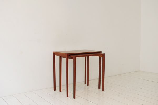 TABLE | MARTIN GLANZ MOBILIAR
