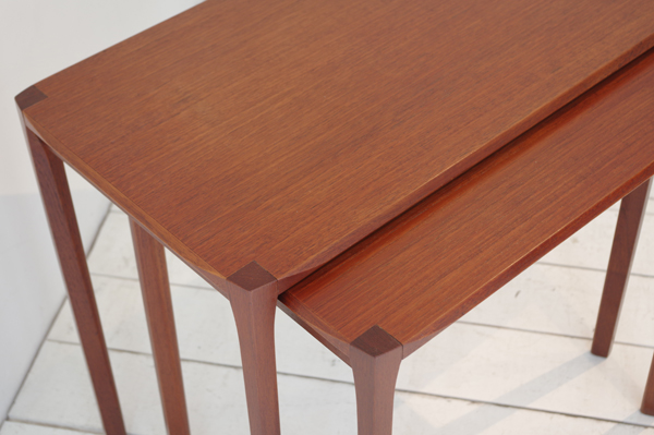 TABLE | MARTIN GLANZ MOBILIAR